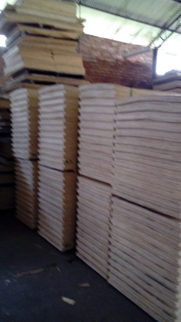 Madeirite Comum | Montare | Compensados Direto de fábrica | Madeirites ...